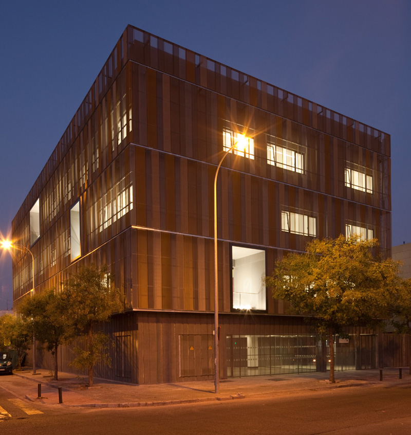 Gallery of Social Building / Donaire Arquitectos - 3