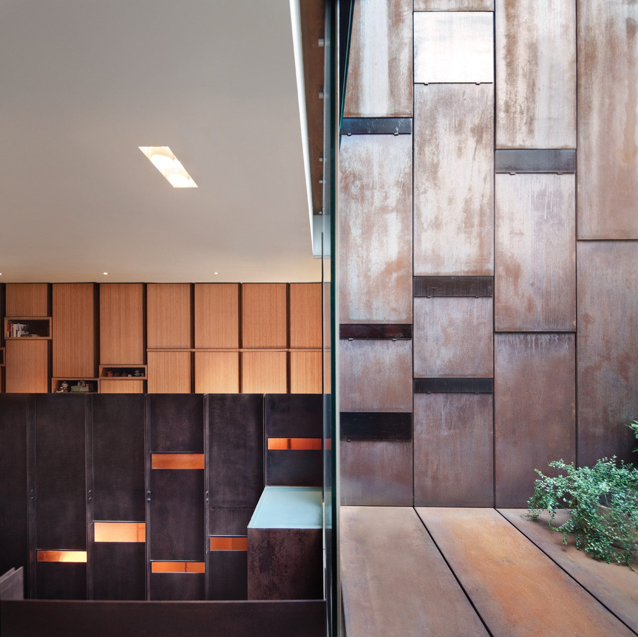 Gallery of Inverted Warehouse-Townhouse / Dean-Wolf Architects - 4