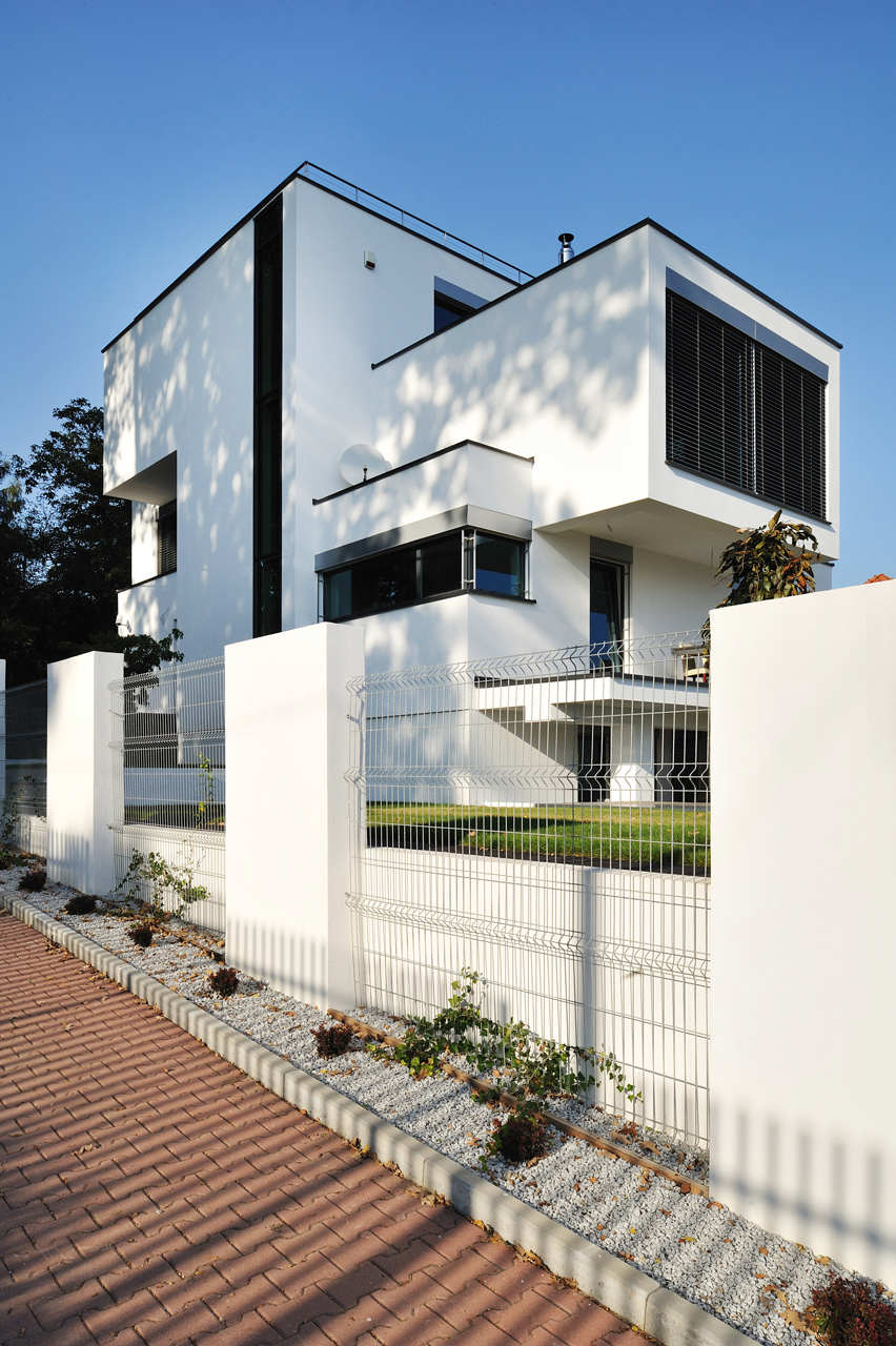 Gallery of XV House / RS+ Robert Skitek - 3