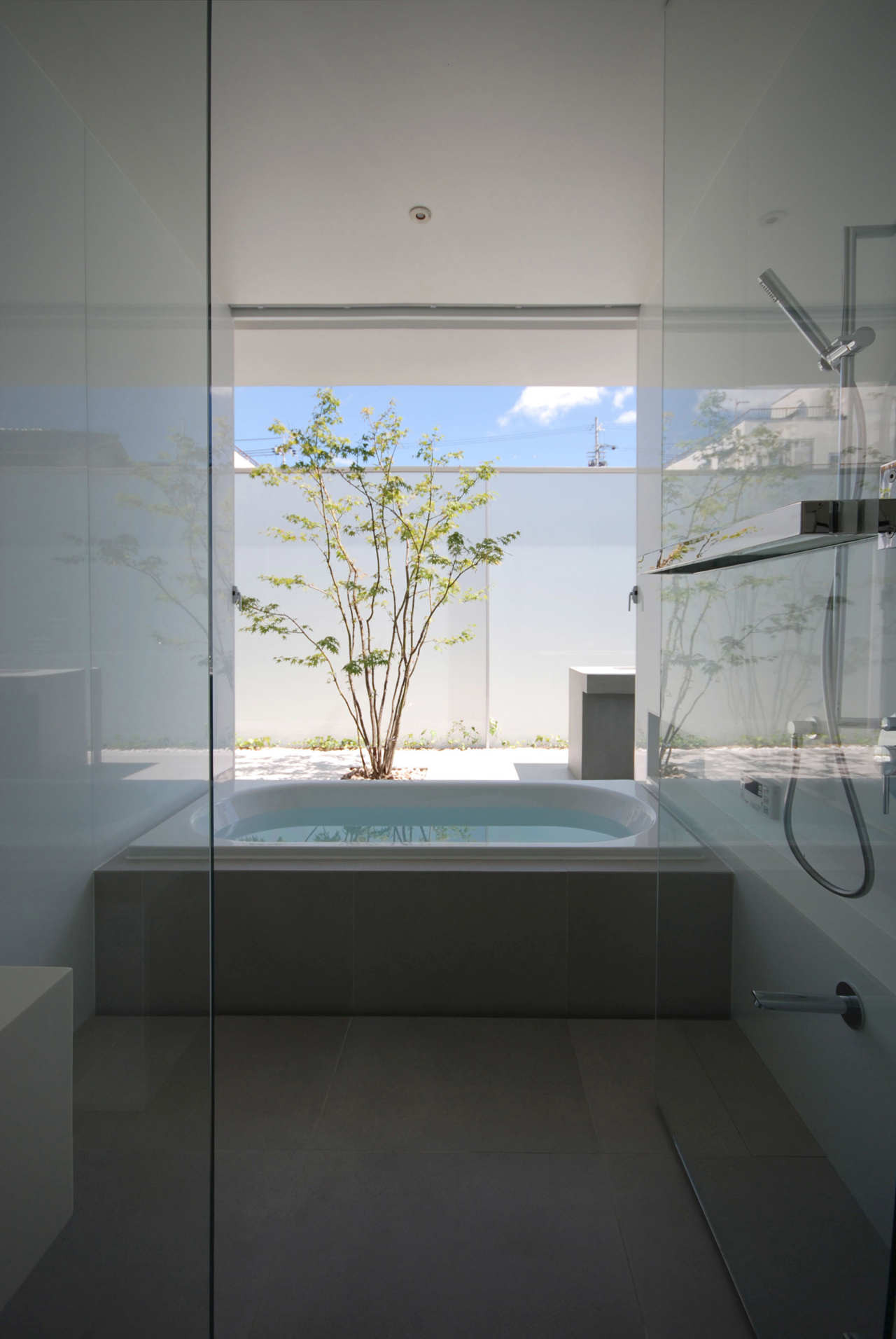 Gallery of Horizon Roof House / Shinichi Ogawa & Associates - 11