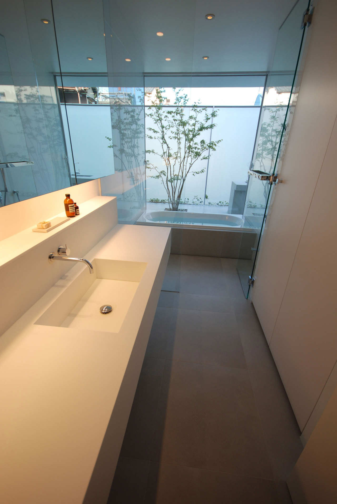 Gallery of Horizon Roof House / Shinichi Ogawa & Associates - 12