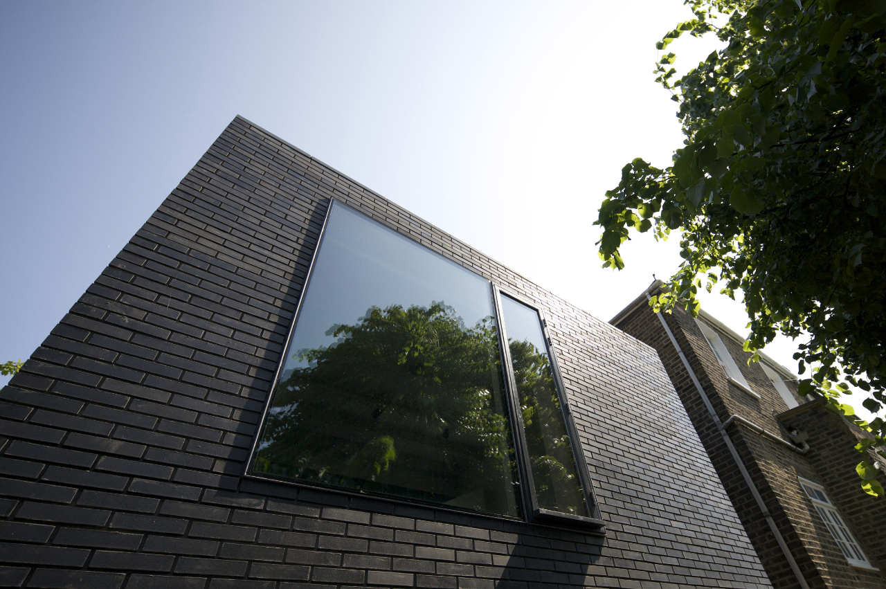 Gallery of The Shadow House / Liddicoat & Goldhill - 21