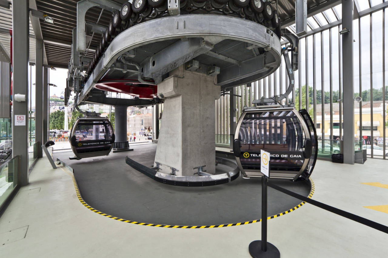 Gallery of Gaia Ropeway Cablecar / Menos é Mais Arquitectos - 11