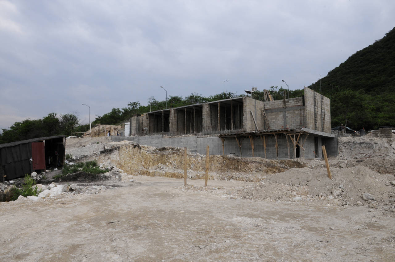 Gallery of Widescreen House / R Zero Studio - 9