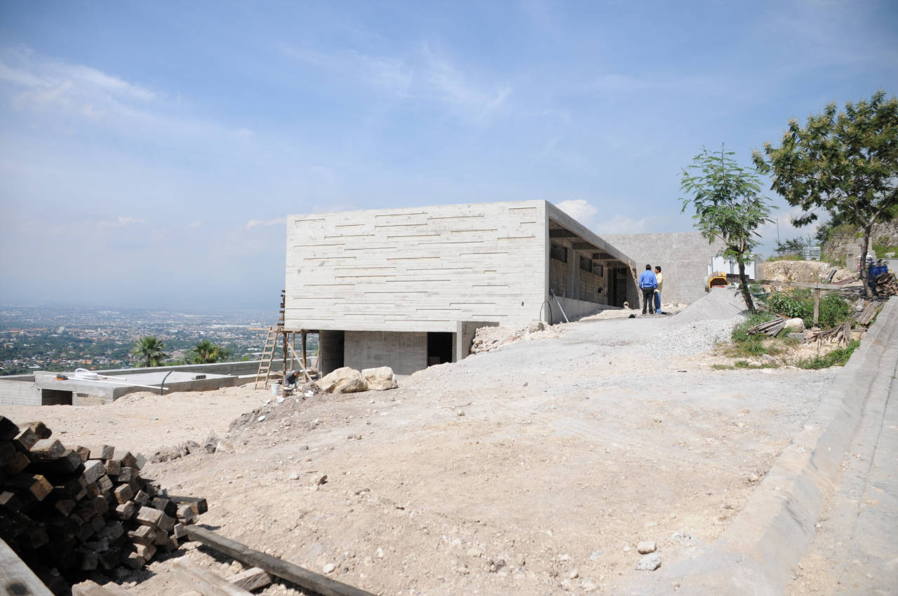 Gallery of Widescreen House / R Zero Studio - 12