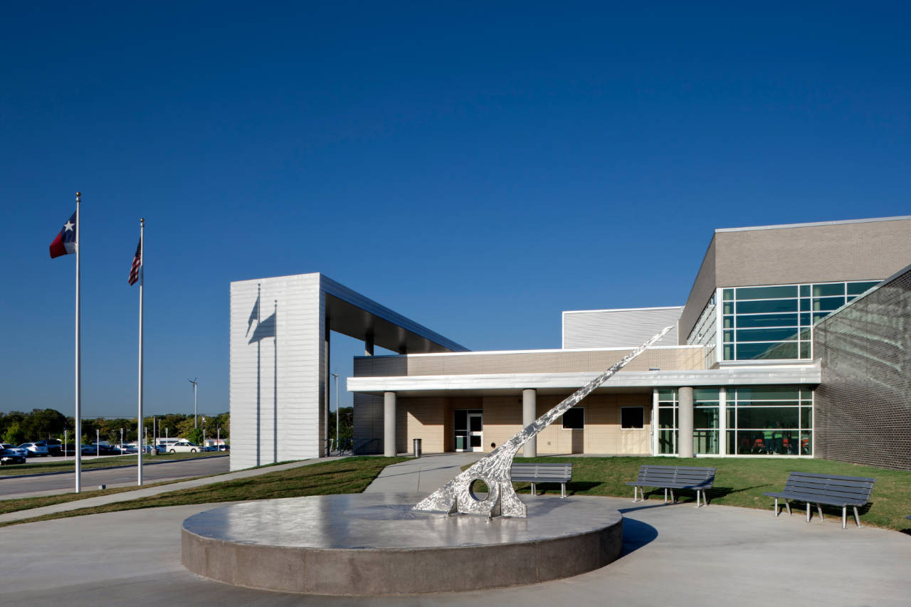 Gallery of Lady Bird Johnson Middle School / Corgan - 7
