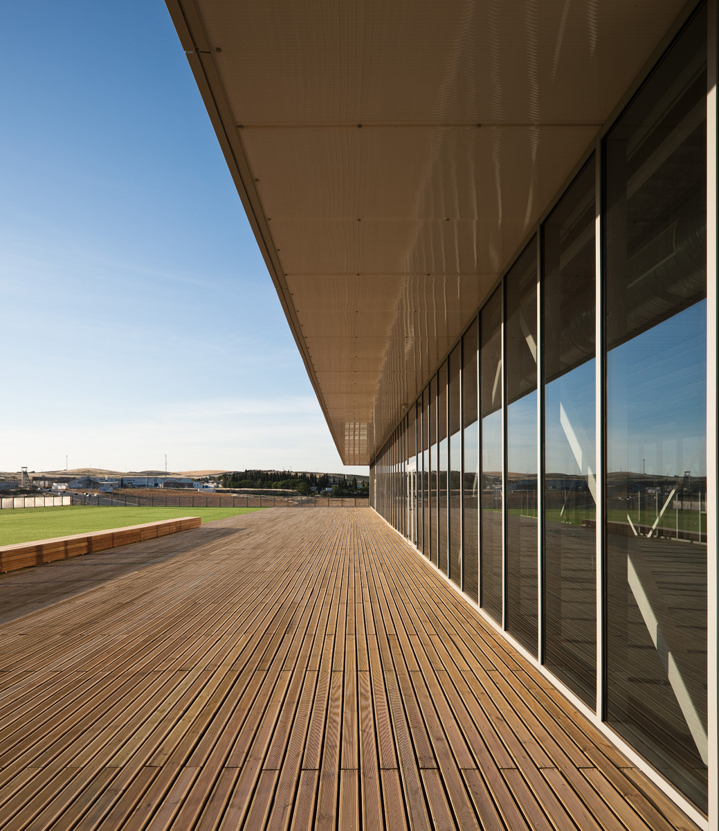Gallery of University Sports Hall / Canvas Arquitectos - 4