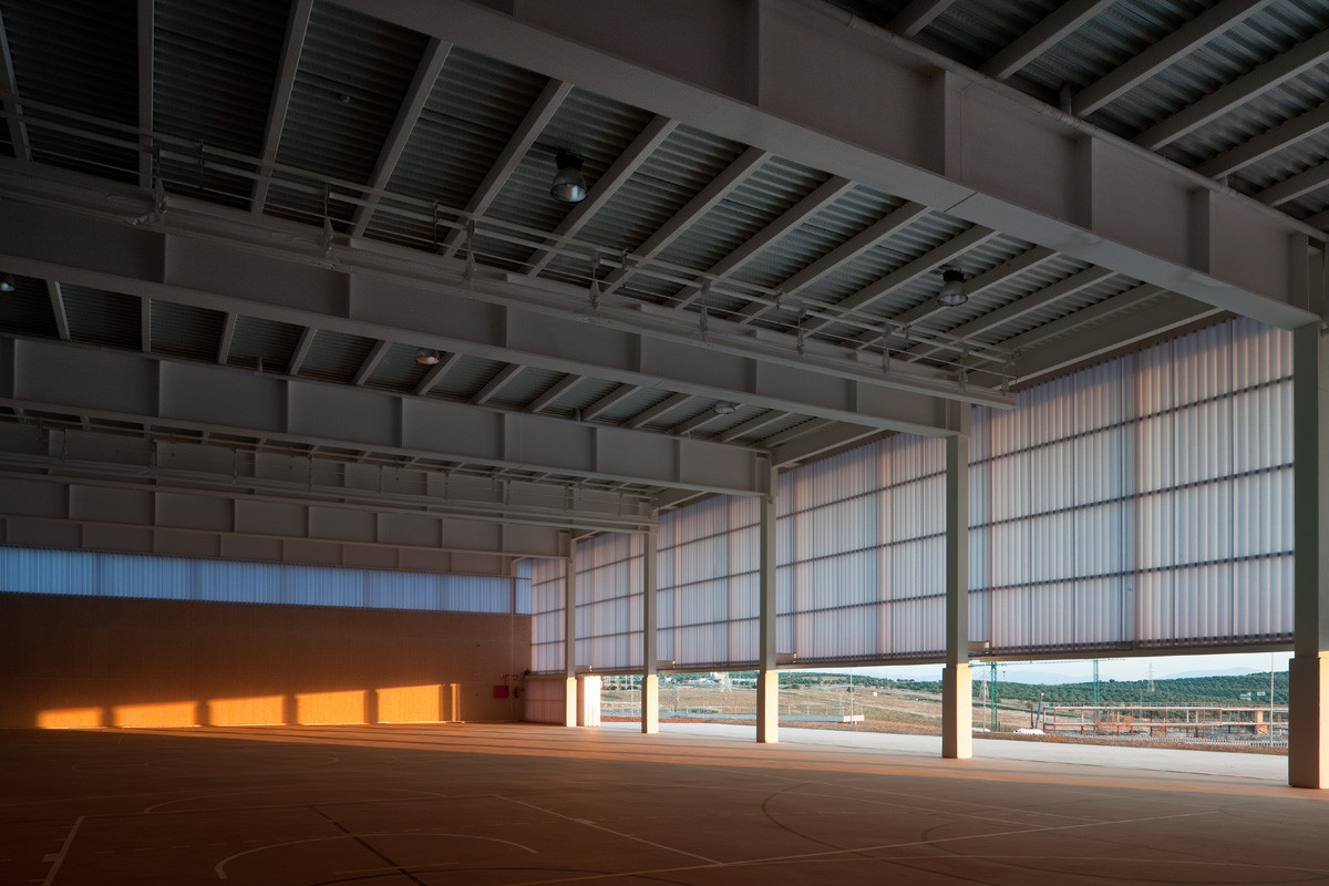 Gallery of University Sports Hall / Canvas Arquitectos - 24