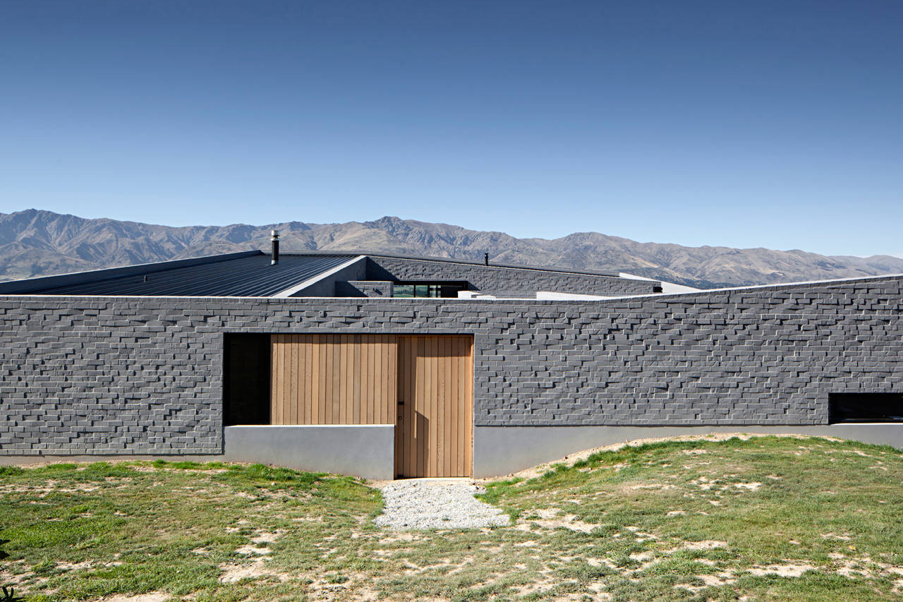 Gallery of Lake Hawea Courtyard House / Glamuzina Paterson Architects - 3