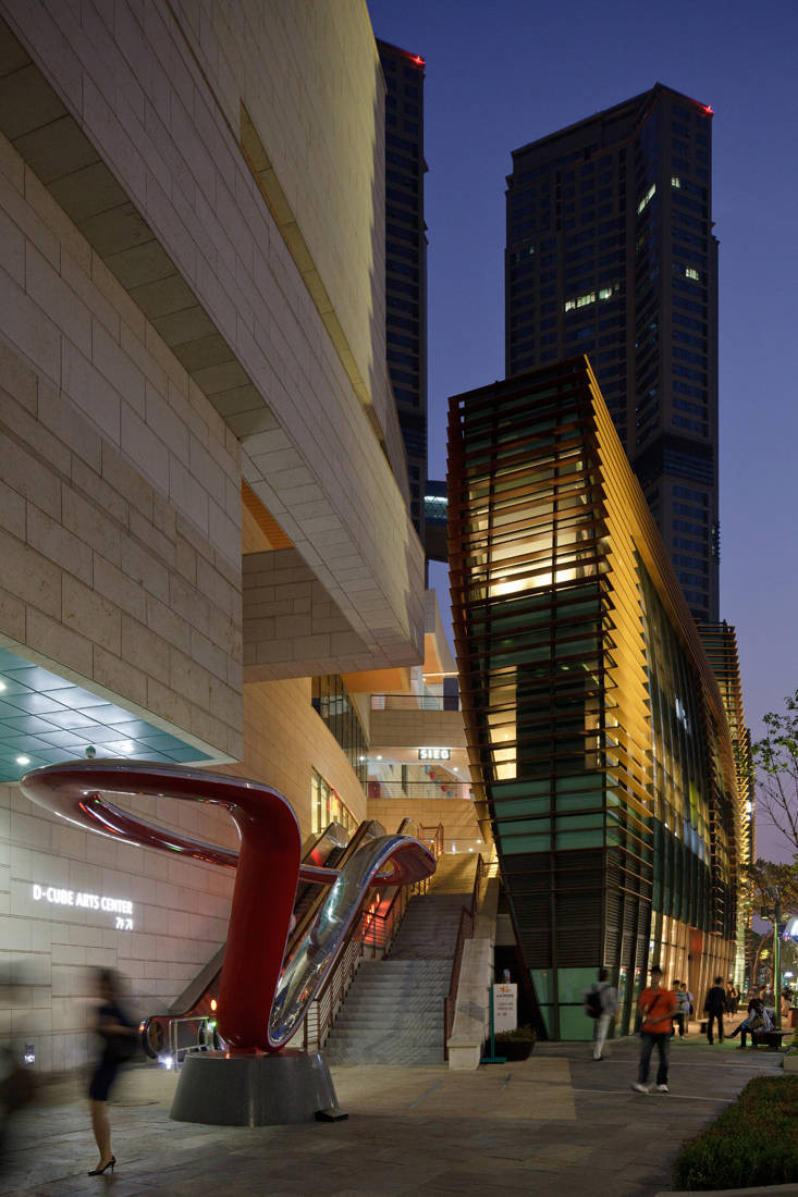 Gallery of D-Cube City / Jerde - 10