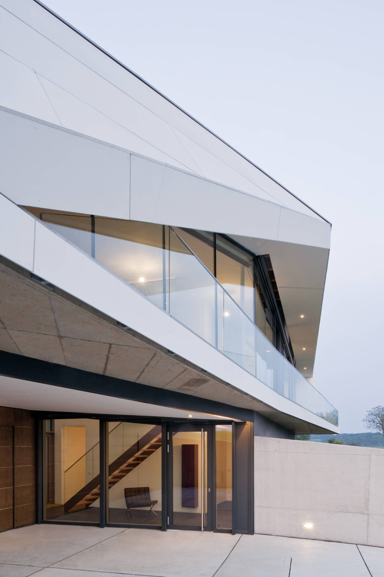 Gallery of L House / Architects Collective - 11