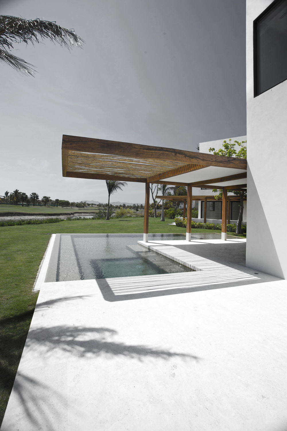 Gallery of SC PTV House / Luis Aldrete - 2