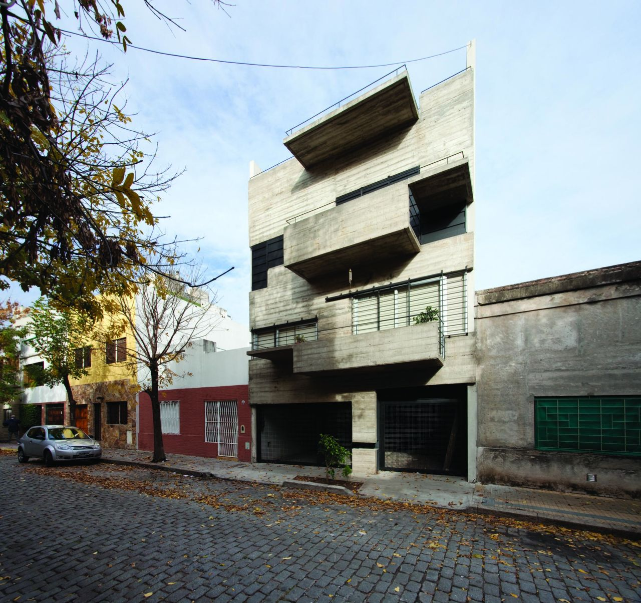 Galería de Edificio Demaría / Monoblock + Estudio Nómade - 8