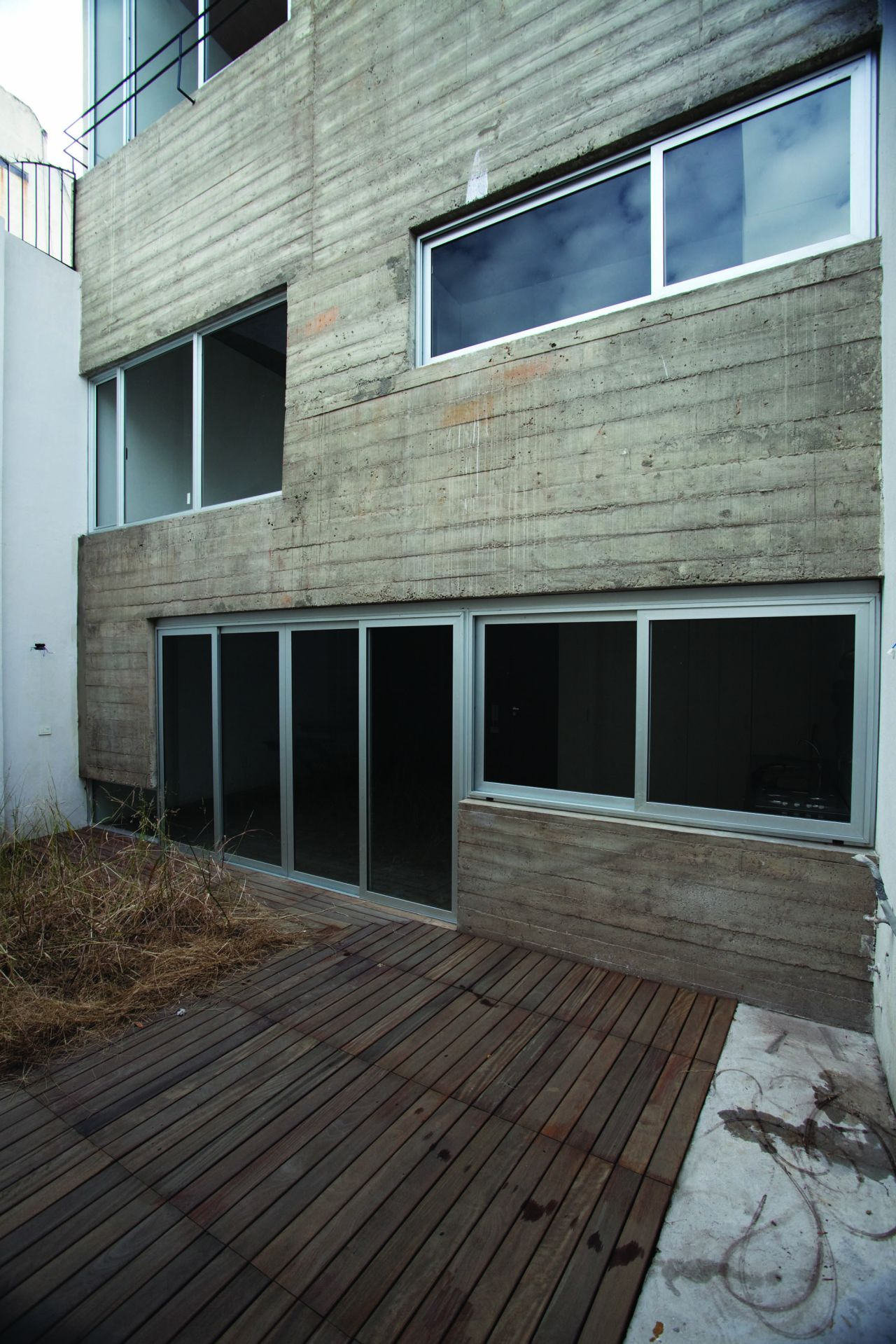 Galería de Edificio Demaría / Monoblock + Estudio Nómade - 9