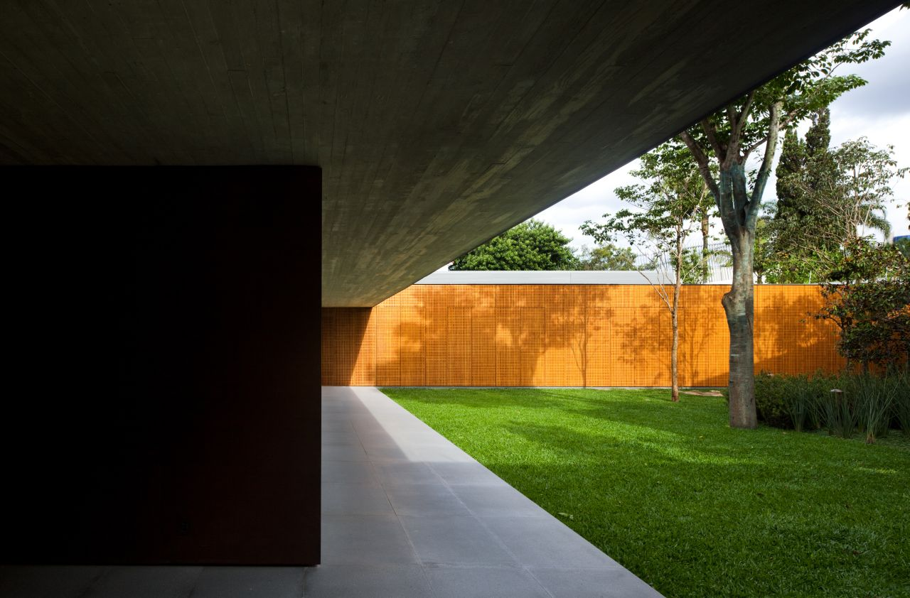 Gallery of V4 house / Studio MK27 - Marcio Kogan - 14