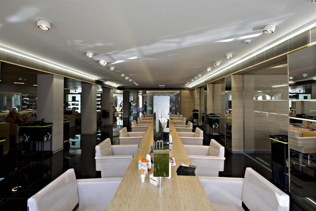 Gallery of Beauty Center / ZSK Architects - 5