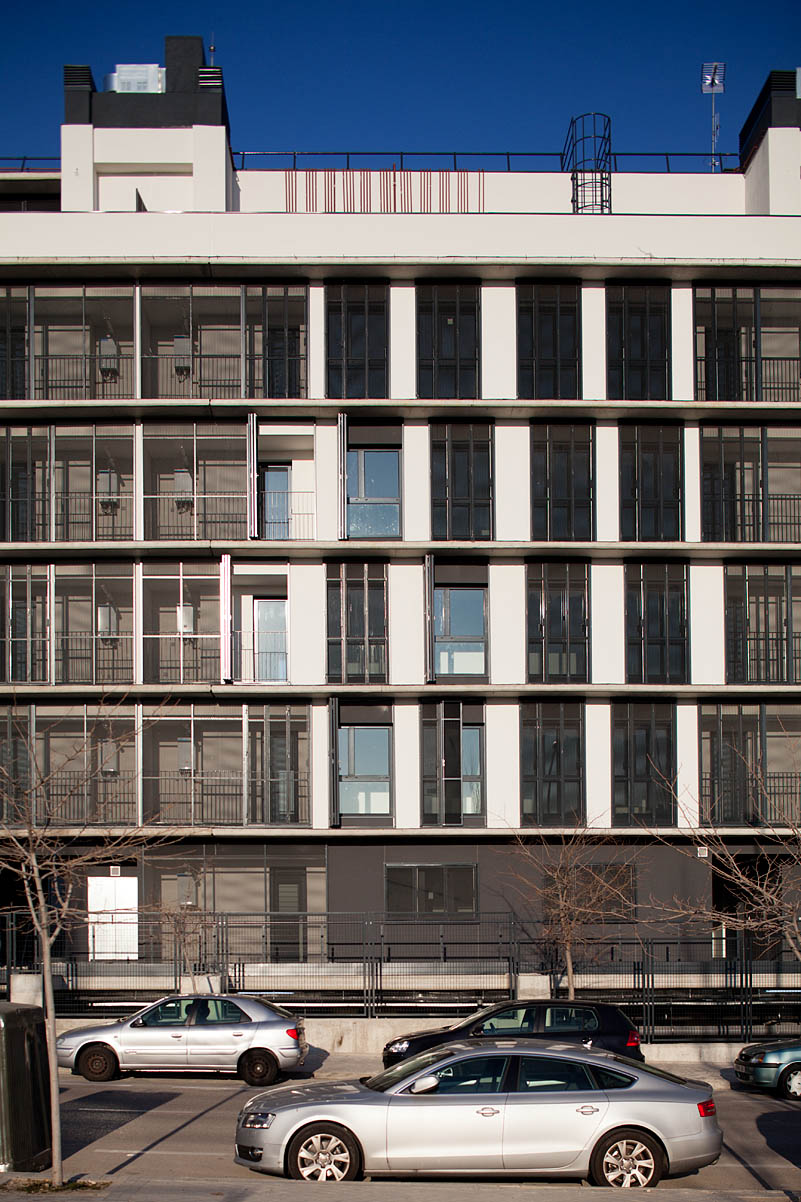 Gallery of 42 Social Housing in the New District of Barajas / B10+N ...