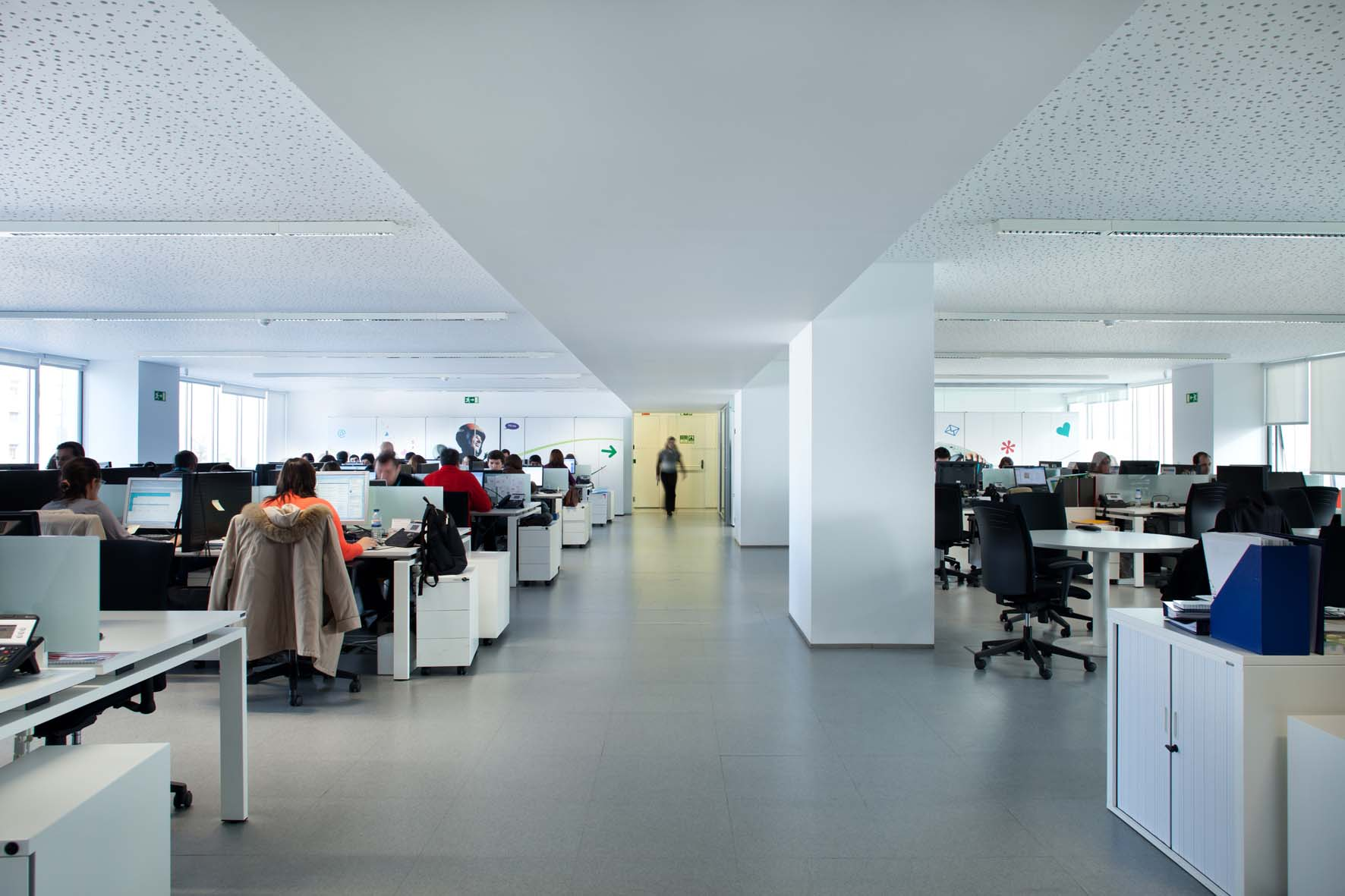 Gallery of Telecom Office Building / Oficina Ideias em Linha - 8