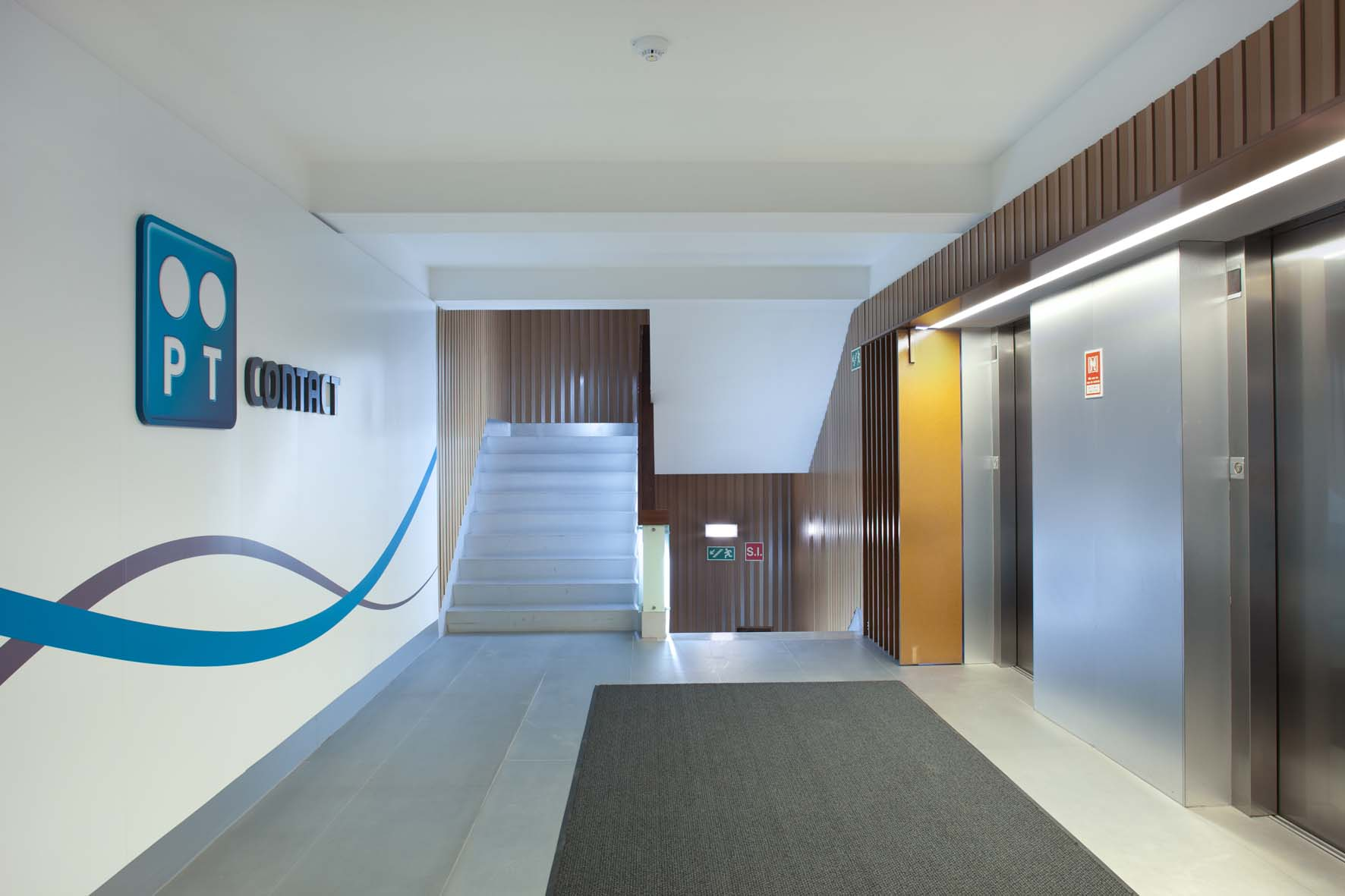 Gallery of Telecom Office Building / Oficina Ideias em Linha - 9