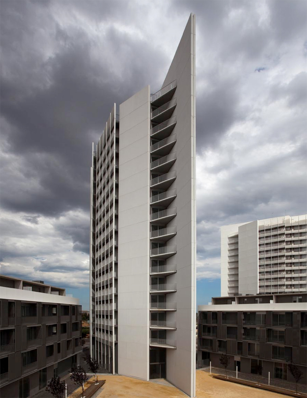 Gallery of Parc Central Social Housing Building / OAB + Peñín ...