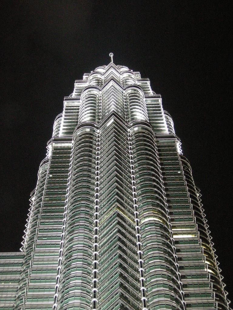 Galeria de Clássicos da Arquitetura: Petronas Towers / Cesar Pelli - 8