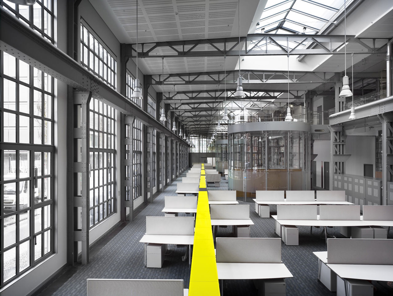 Gallery of Flashback: Merck Sereno Headquarters / Murphy Jahn - 13