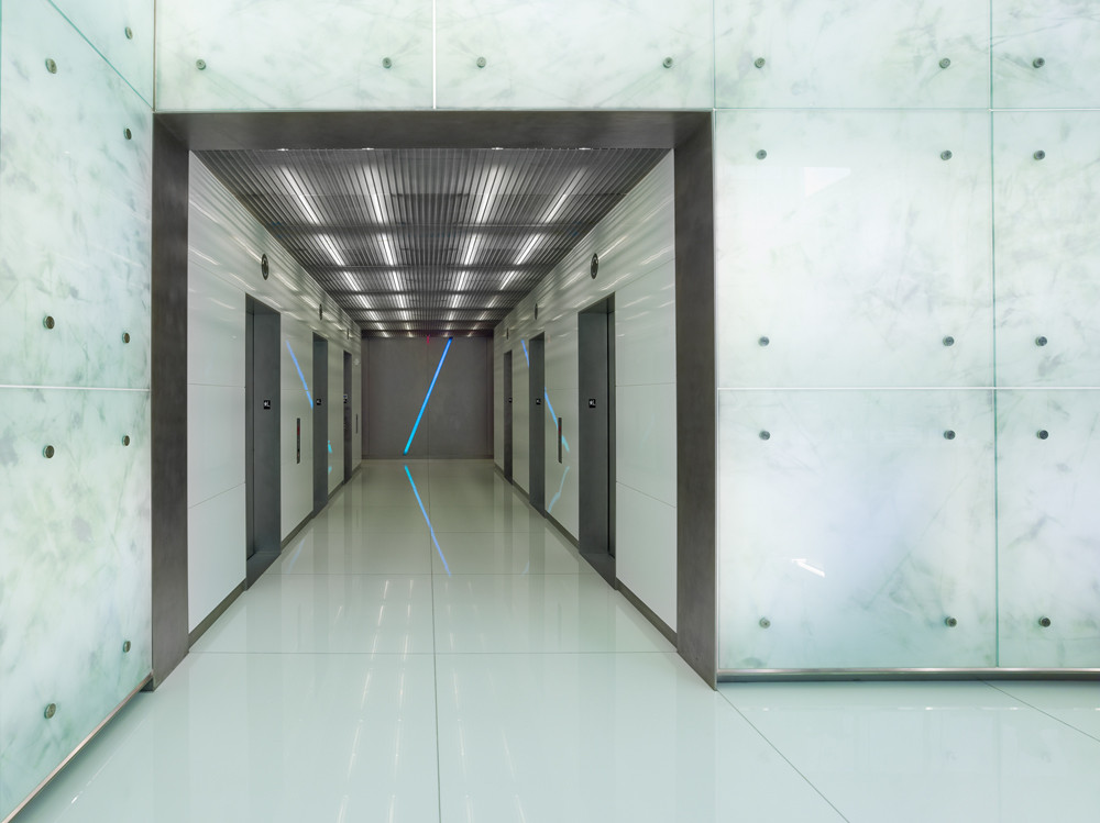 Gallery of 1999 K Street / Murphy Jahn - 11