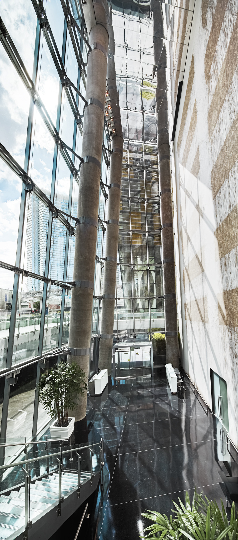 Gallery of Veer Towers / Murphy/Jahn - 10