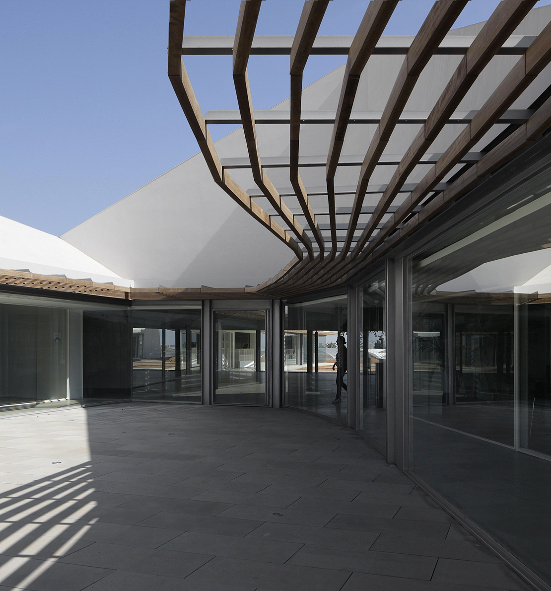 Gallery of Azahar Headquarters / OAB - 13