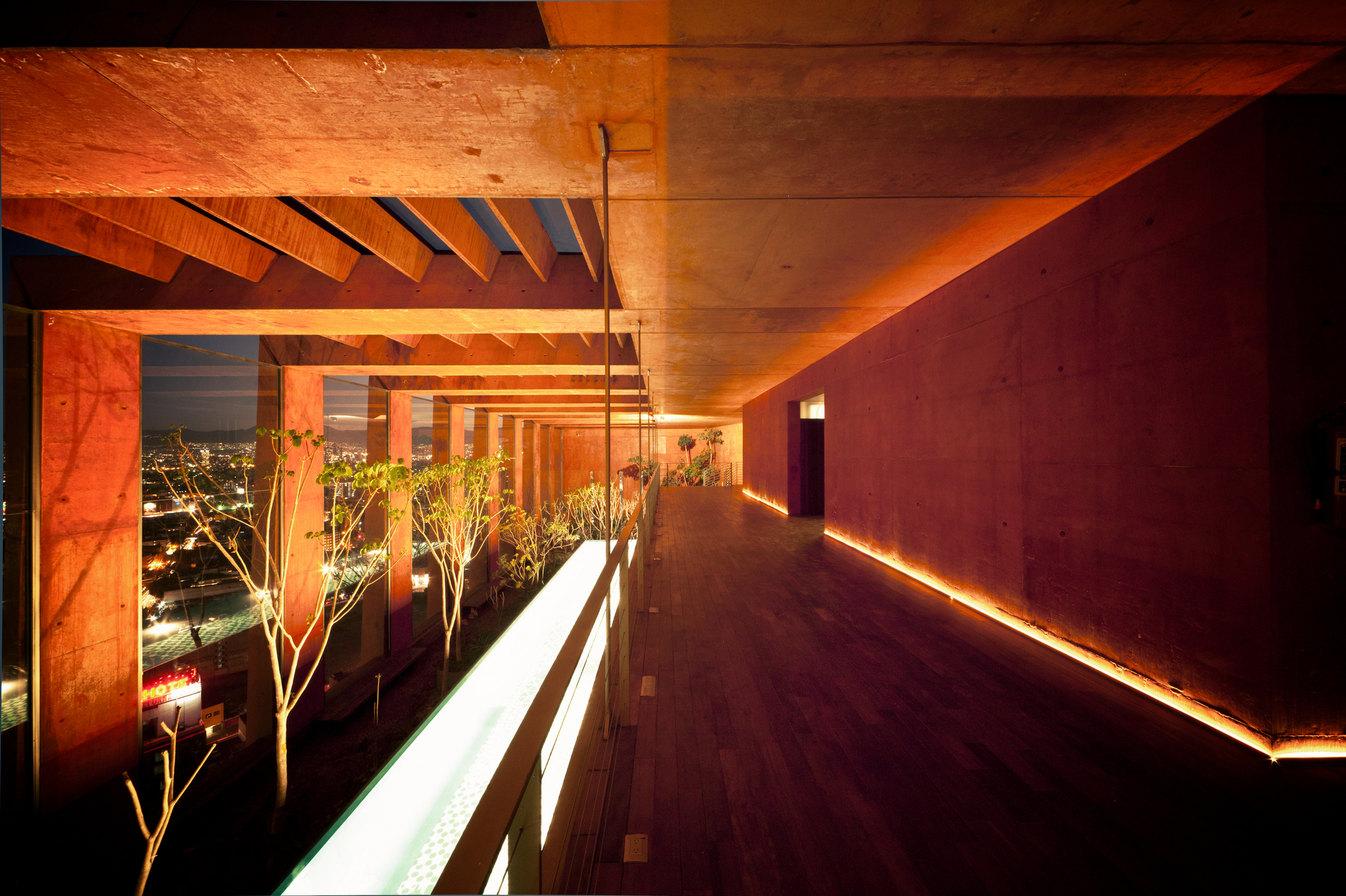 Gallery of Reforma 27 / Alberto Kalach - 4