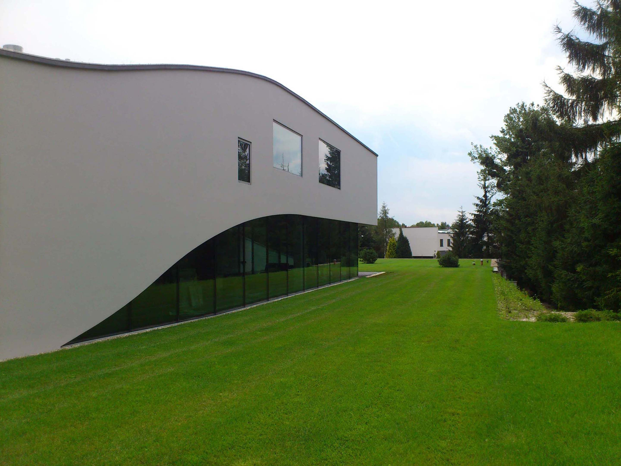 Gallery of Auto-Family House / KWK PROMES - 7