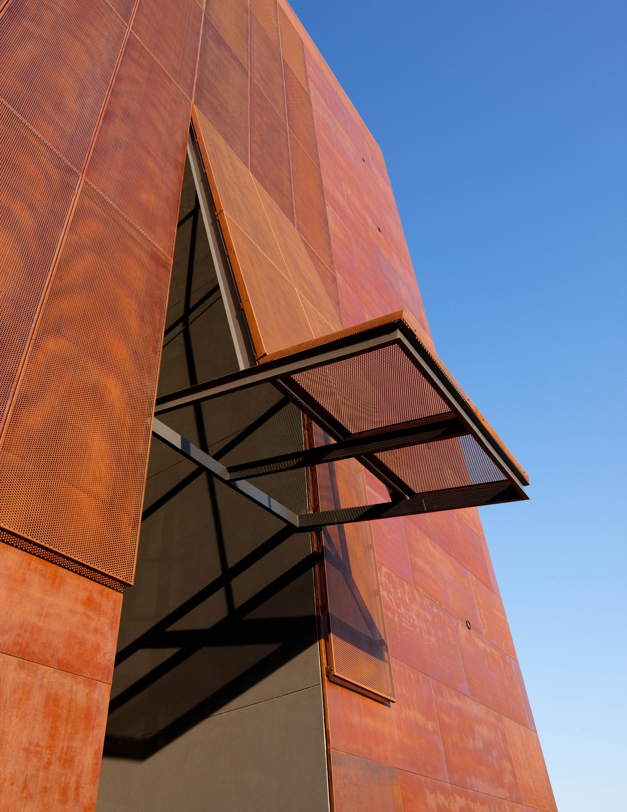 Gallery of The Bridge Building / Hastings Architecture Associates - 2