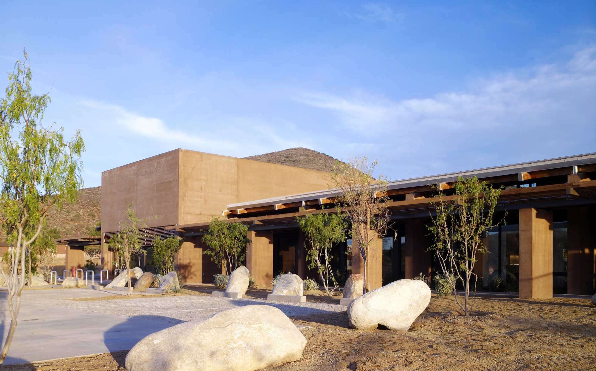 Gallery of Mojave Rivers Ranger Station / Marcy Wong Donn Logan ...