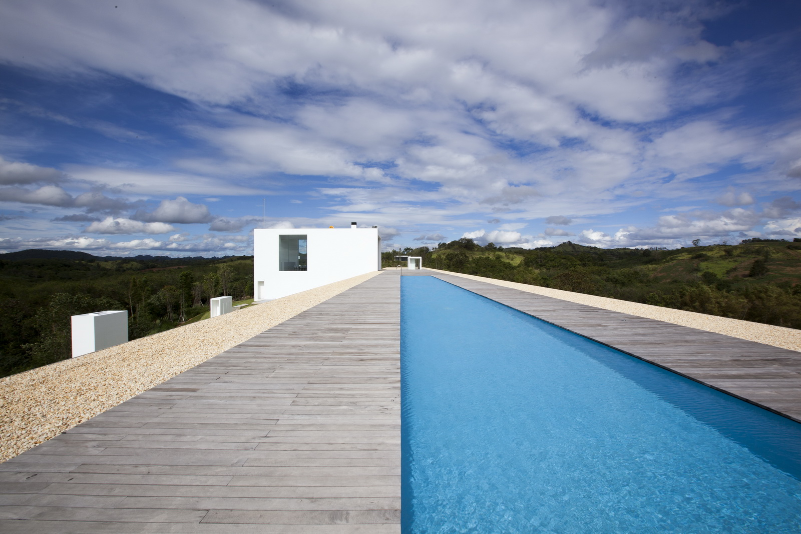 Gallery of 150M Weekend House / Shinichi Ogawa & Associates - 4