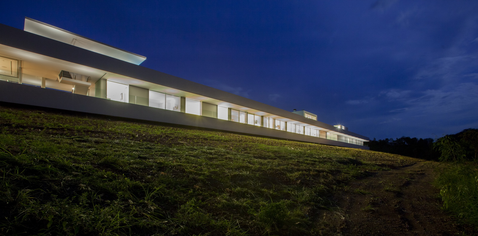 Gallery of 150M Weekend House / Shinichi Ogawa & Associates - 20