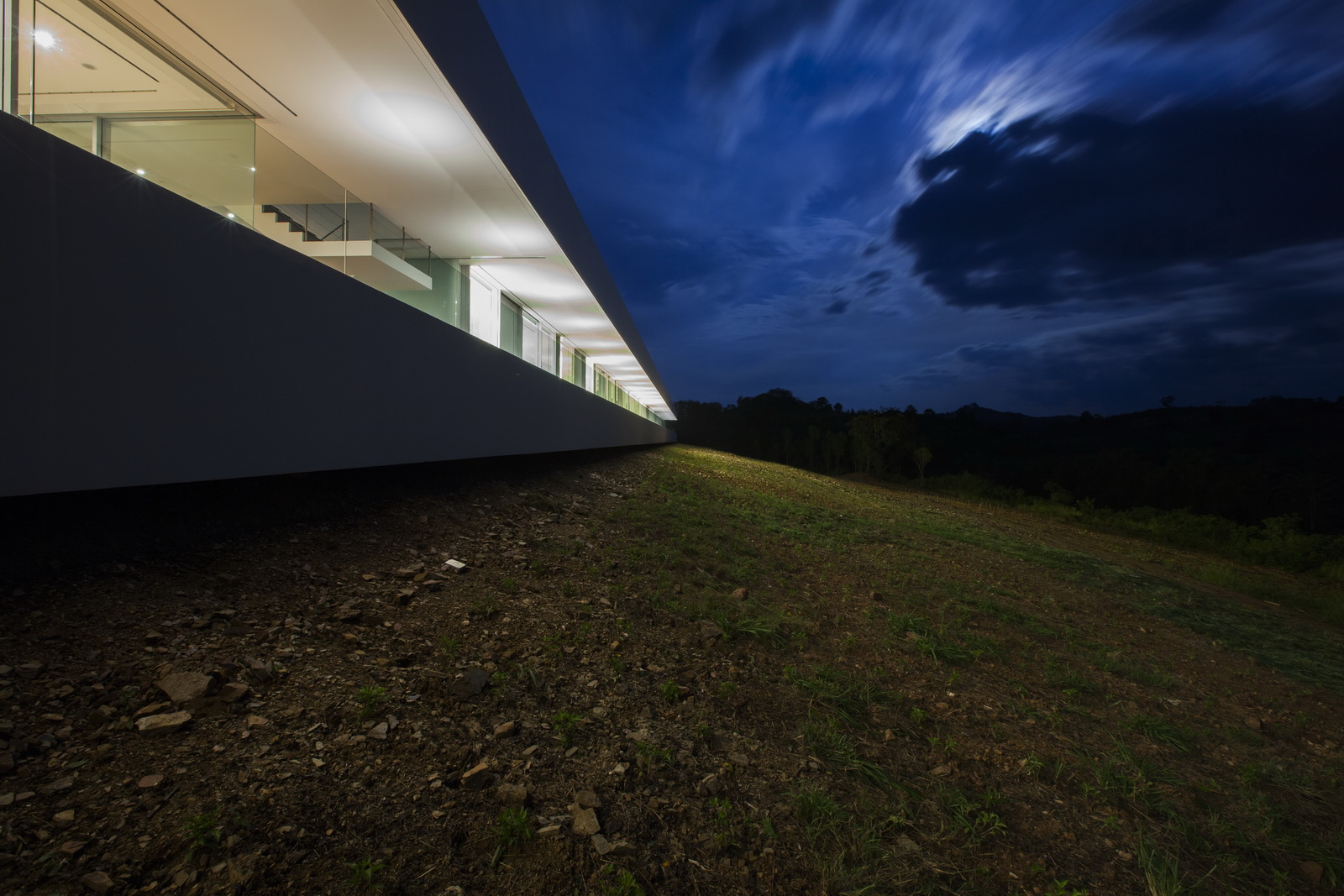 Gallery of 150M Weekend House / Shinichi Ogawa & Associates - 21