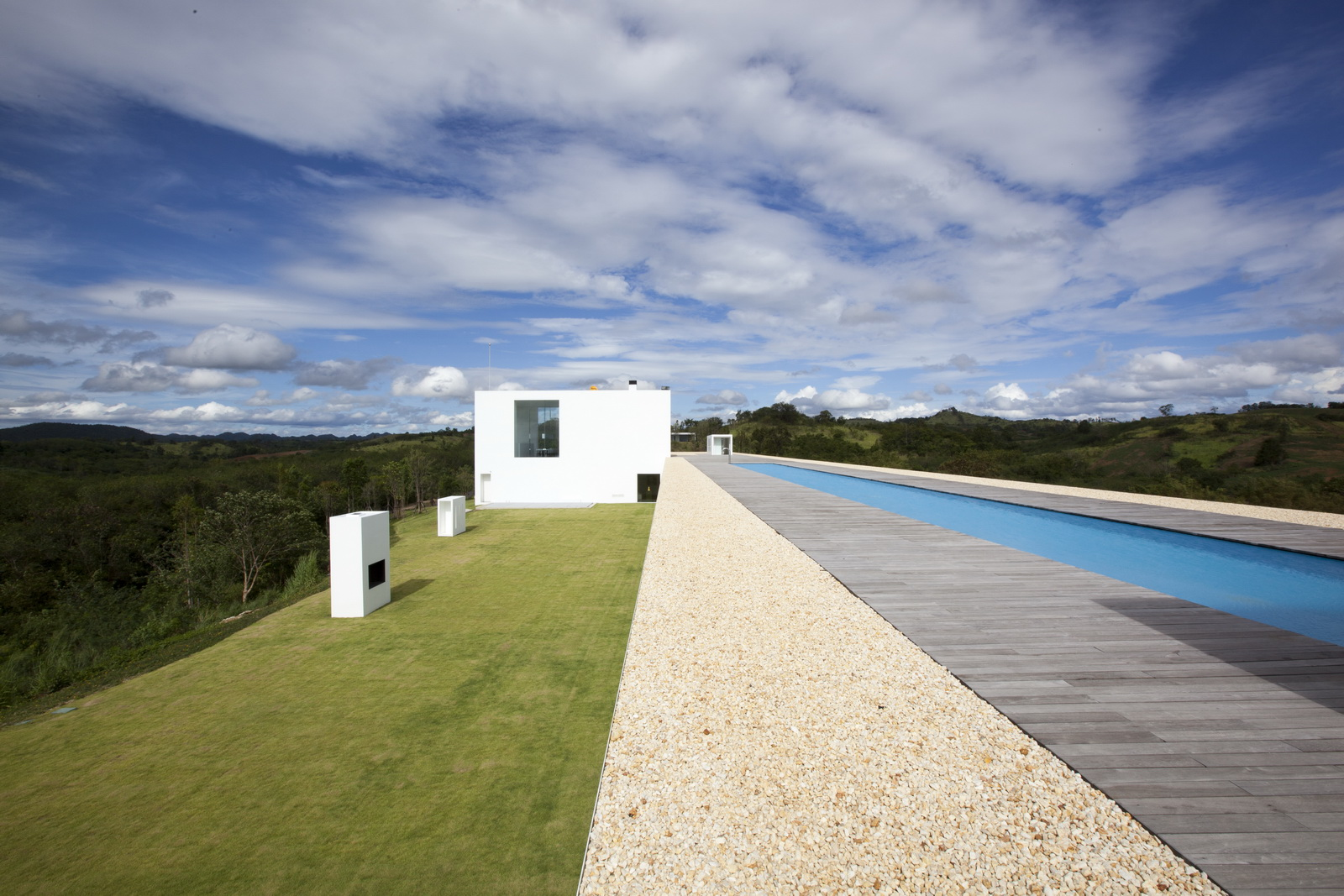 Gallery of 150M Weekend House / Shinichi Ogawa & Associates - 28