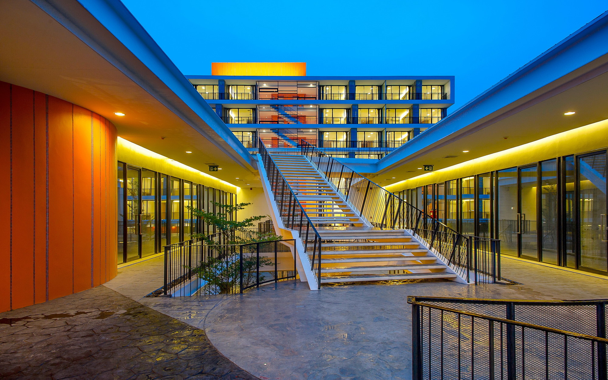 Gallery of U Square / Atelier of Architects - 11