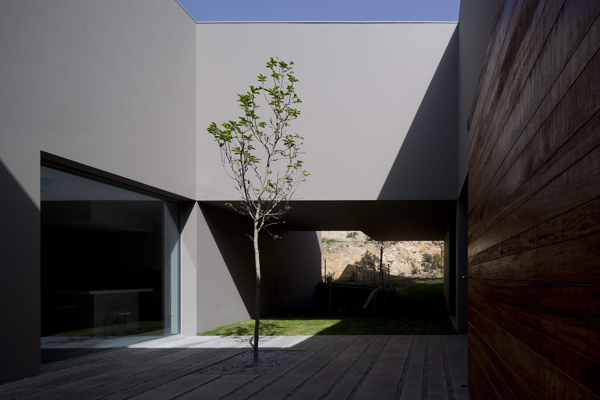 Gallery of House in Quinta Patino / Frederico Valsassina Arquitectos - 15