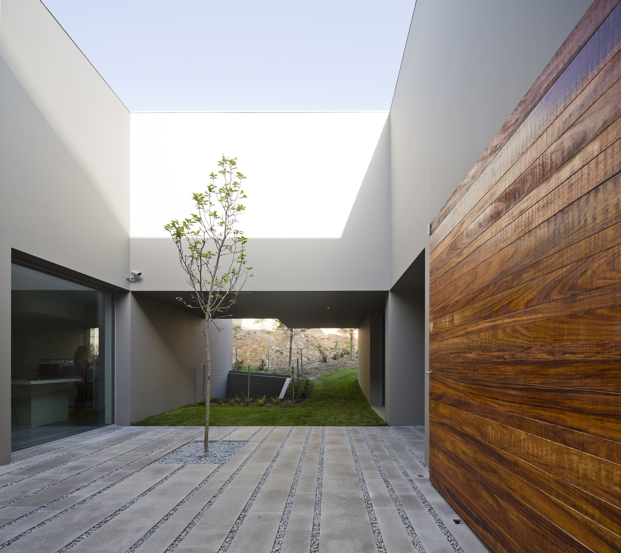 Gallery of House in Quinta Patino / Frederico Valsassina Arquitectos - 16