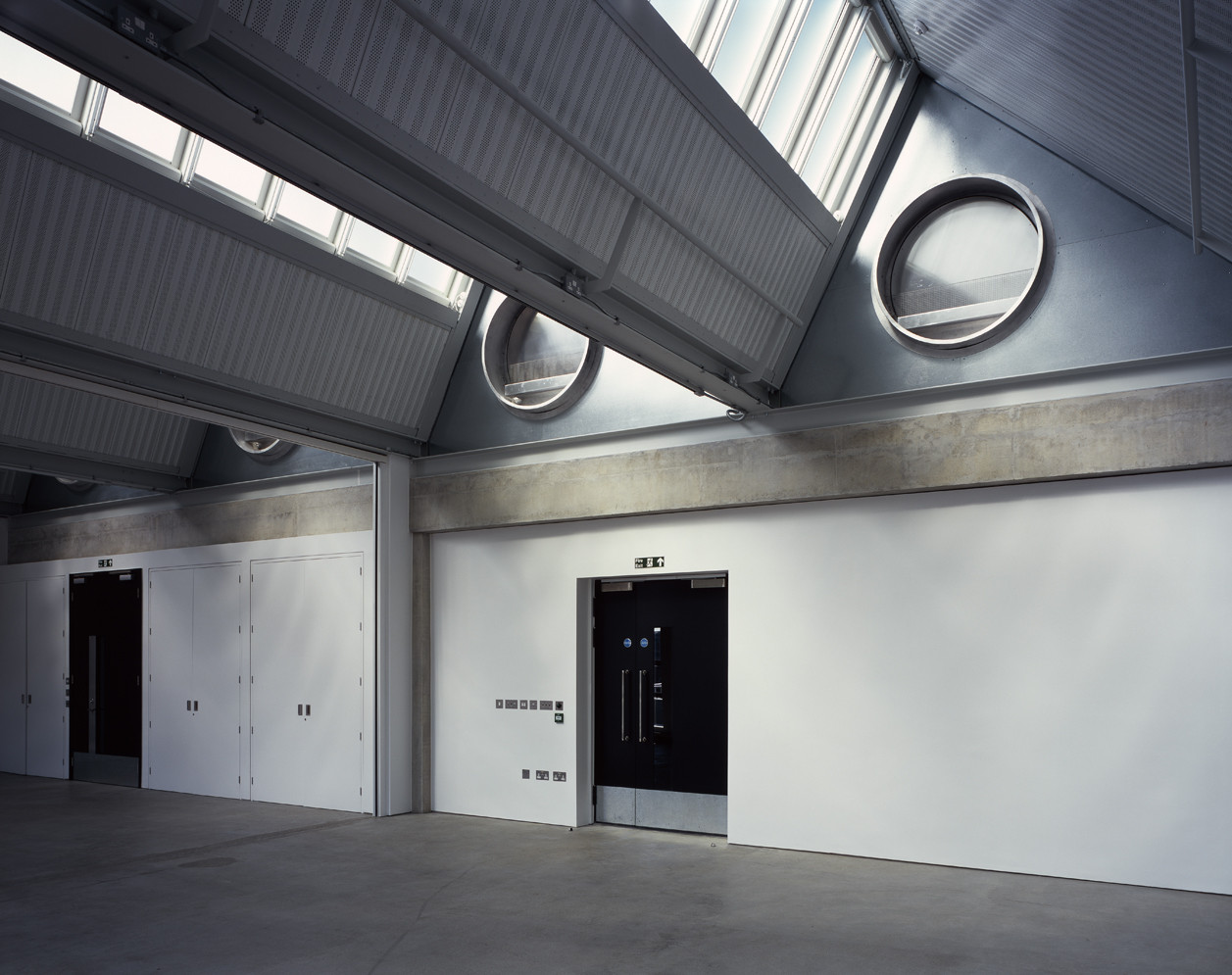 Gallery of Dyson Building / Haworth Tompkins - 23