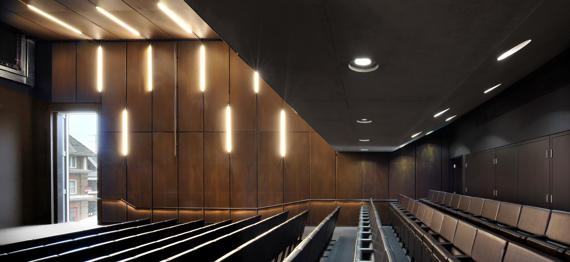 Gallery of Dyson Building / Haworth Tompkins - 8