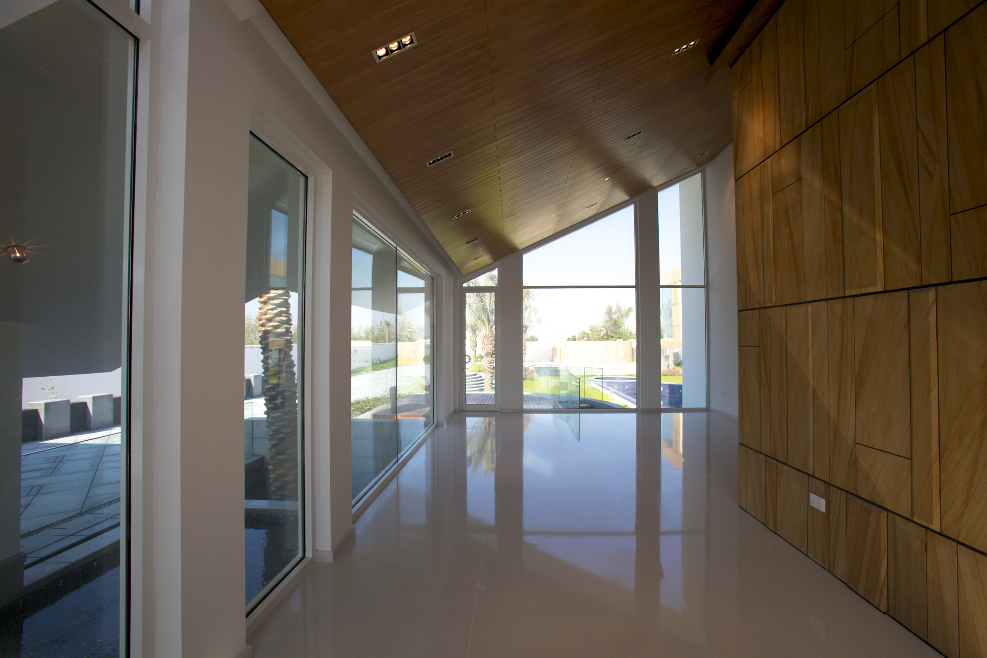 Gallery of Bahrain House / MORIQ - 19