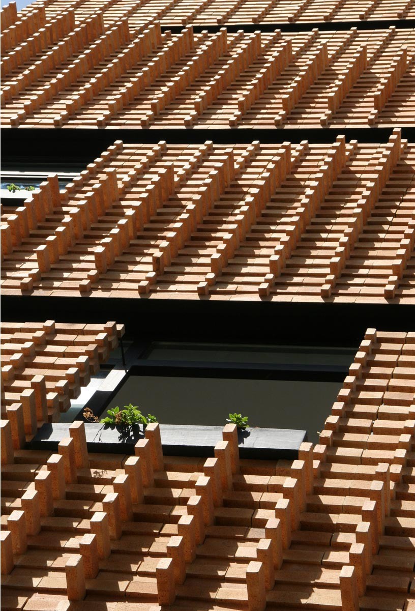Gallery of Brick Pattern House / Alireza Mashhadmirza - 6
