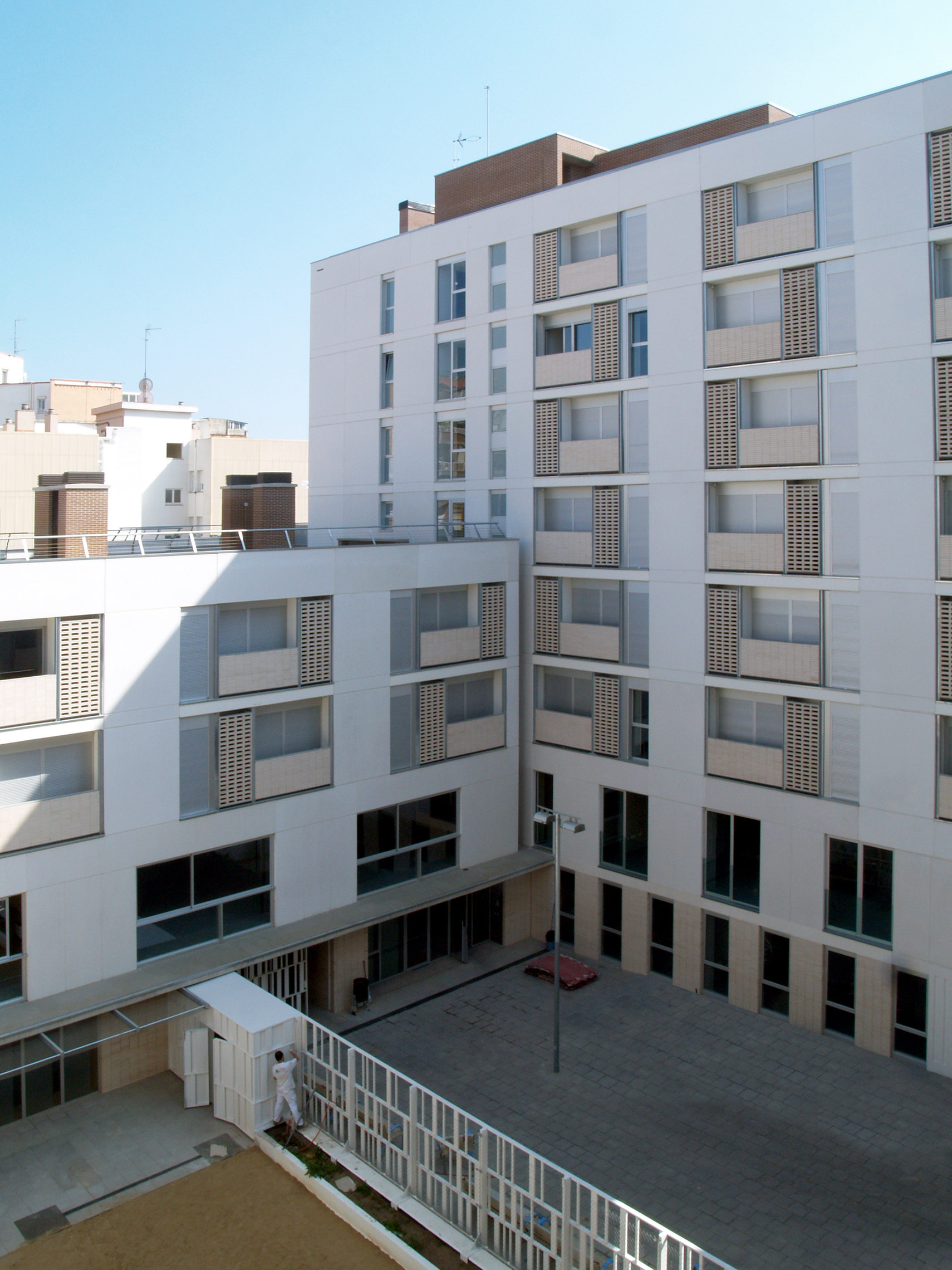 Gallery of 154 Rental Social Housing And Public Building For The ...