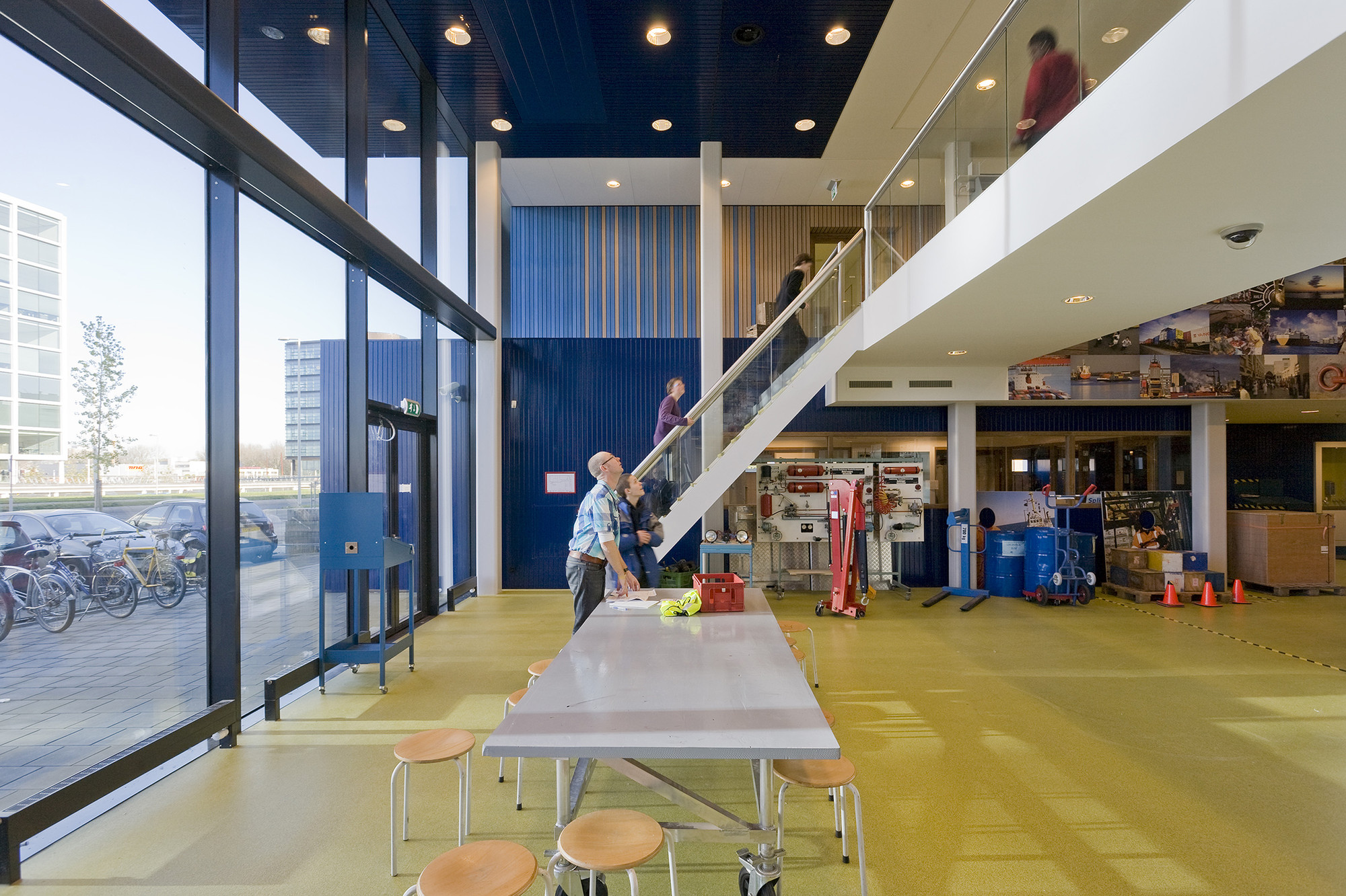 Gallery of Shipping and Transport College / DP6 - 7