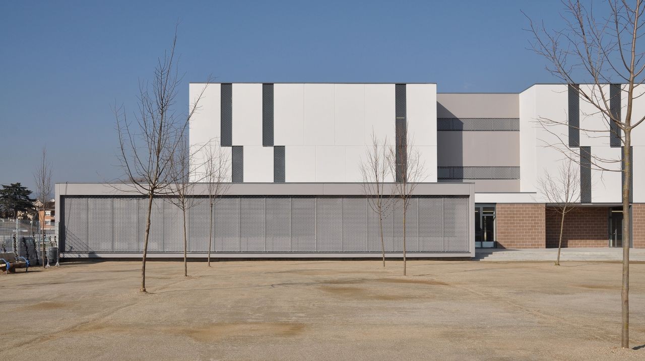 Gallery of Secondary School Pla Marcel / ONL Arquitectura - 2