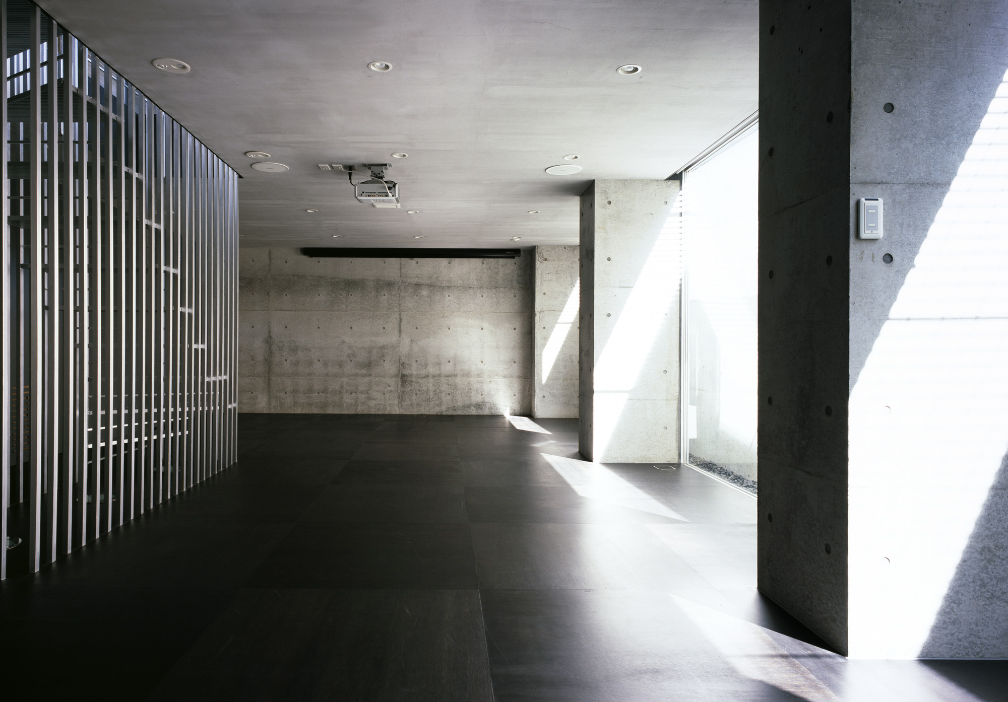 Gallery of 4 Colors / Kochi Architect's Studio - 4