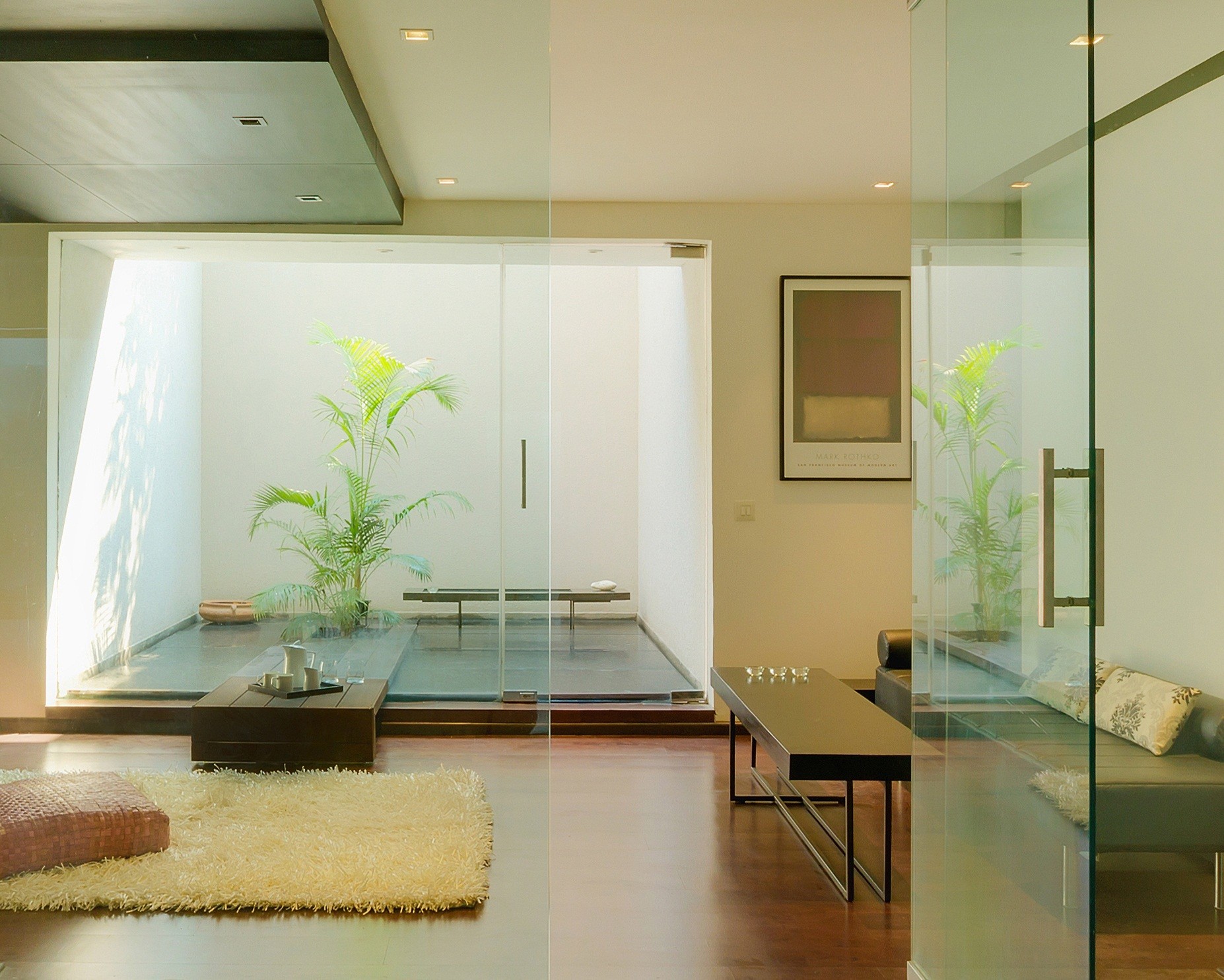 Gallery of The Overhang House / DADA & Partners - 18