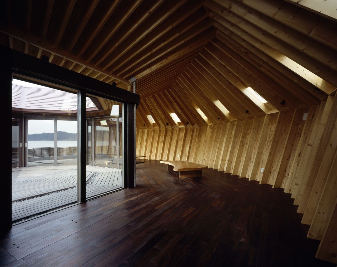 Gallery of Seashore Shell House / Takeshi Hirobe Architects - 8